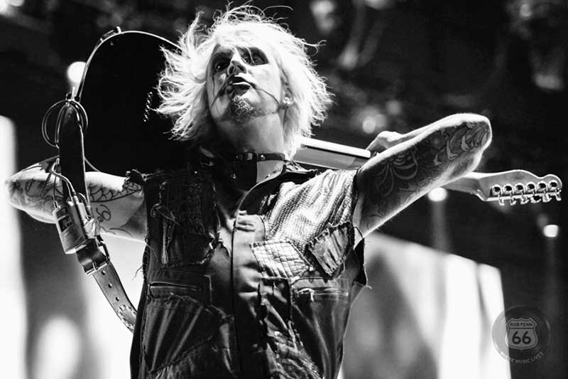 JOHN 5 AND THE CREATURES: Risky Business - OUTBURN ONLINE