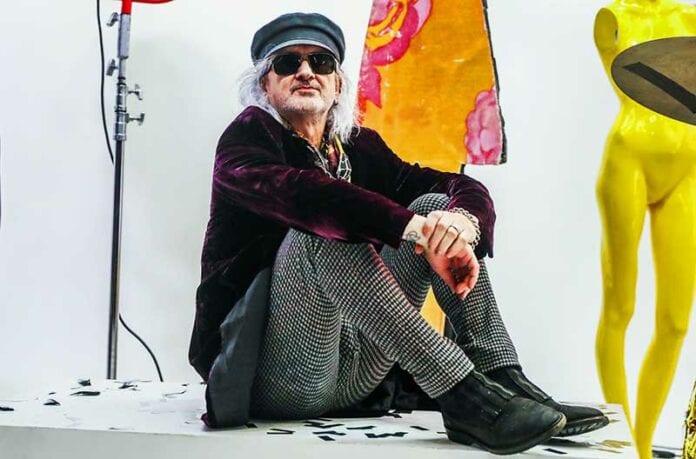 WAYNE HUSSEY: Solo Mission - OUTBURN ONLINE