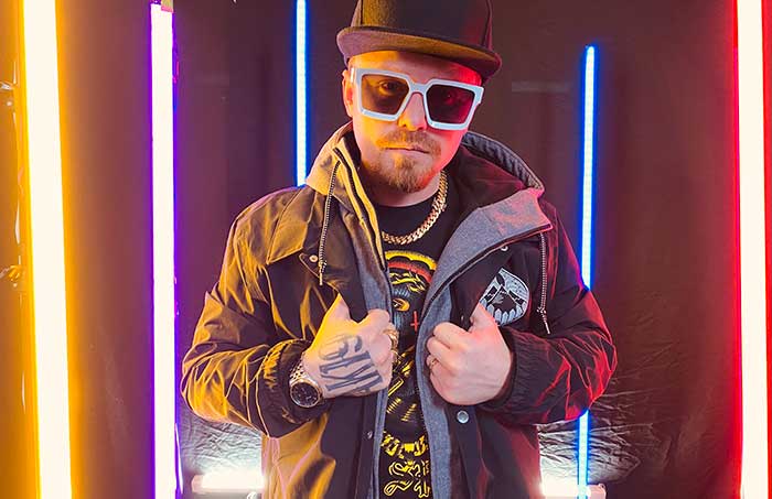 Exclusive Premiere: The New Single “Be Afraid” by BLACKLITE DISTRICT ...