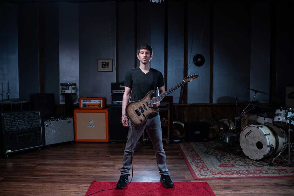 Exclusive Premiere: Guitar Virtuoso STEVE DADAIAN's New Single and ...
