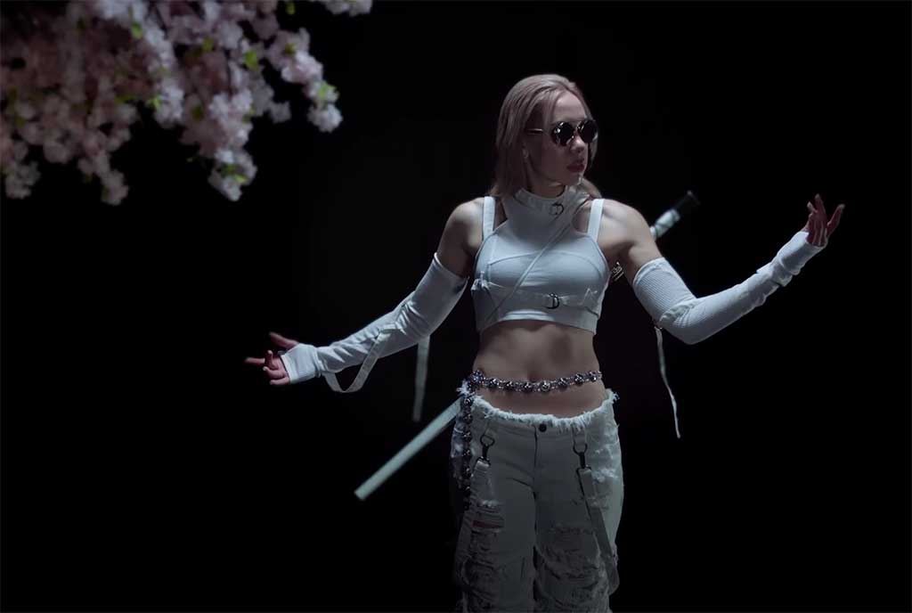 DAEDRIC Wears “Alien Skin” on New Single - OUTBURN ONLINE